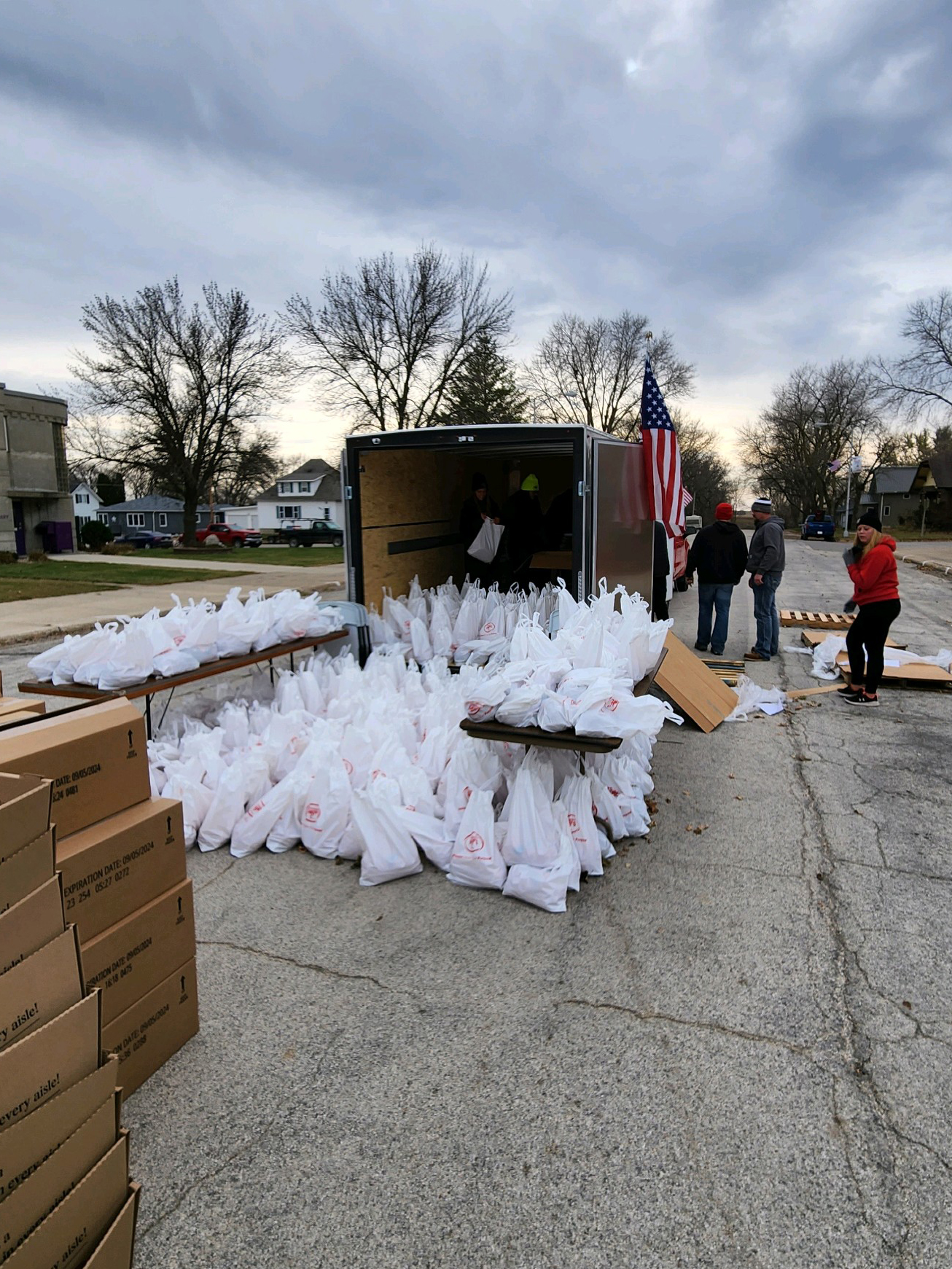 Over 500 Hams Donated to Hunting with Heroes on Veteran’s Day ...